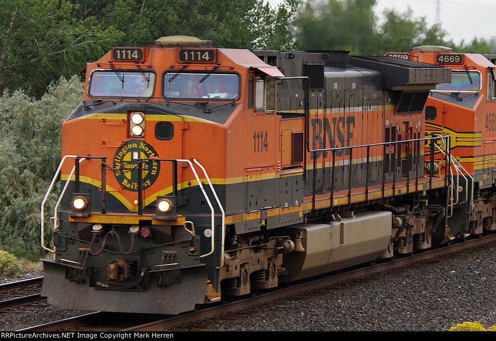 BNSF 1114
